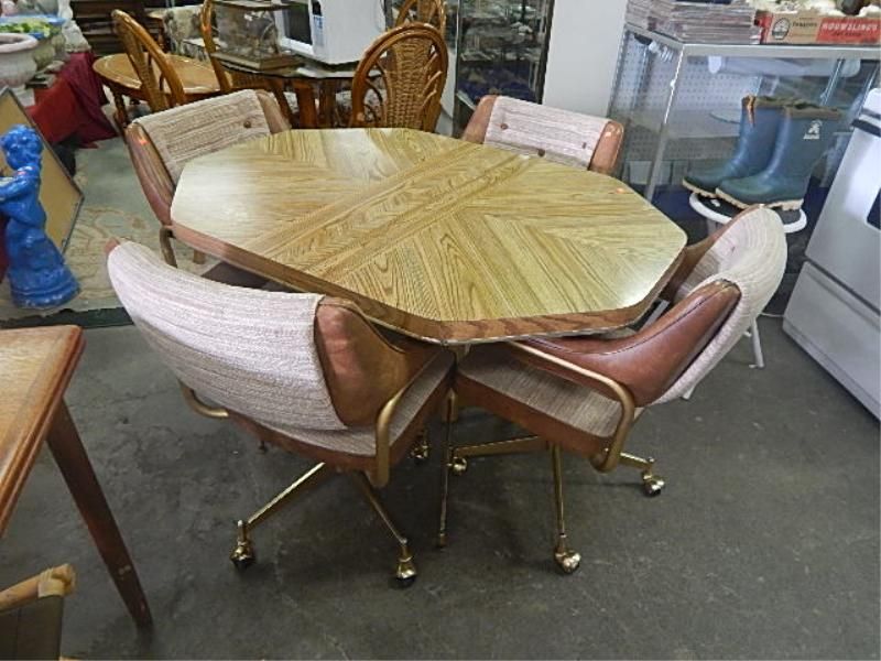 RETRO ARBORITE TOP TABLE & 4 CHAIRS