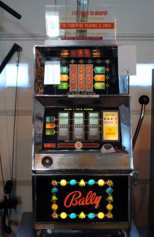 BALLY'S .10 CENT WATERMELON SLOT MACHINE WITH