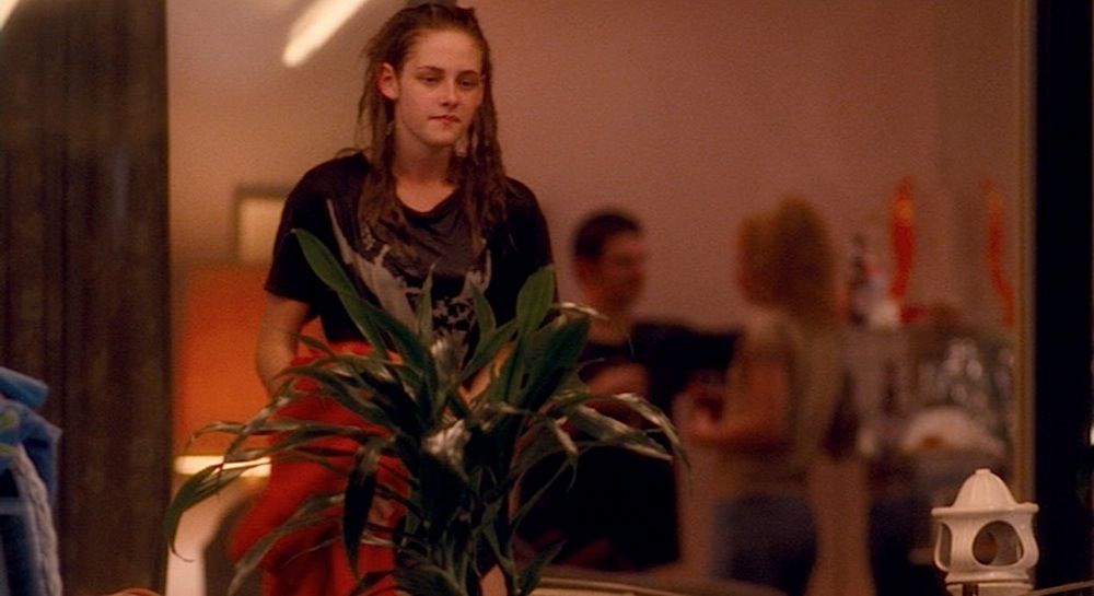 Adventureland - Em Lewin's Shirt & Towel (Kristen Stewart)