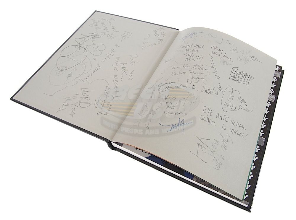 Buffy The Vampire Slayer (TV) - Sunnydale High 1999 Yearbook