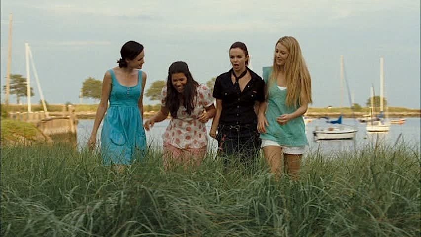 Sisterhood of the Traveling Pants 2, The - Tibby's Outfit (Amber Tamblyn)