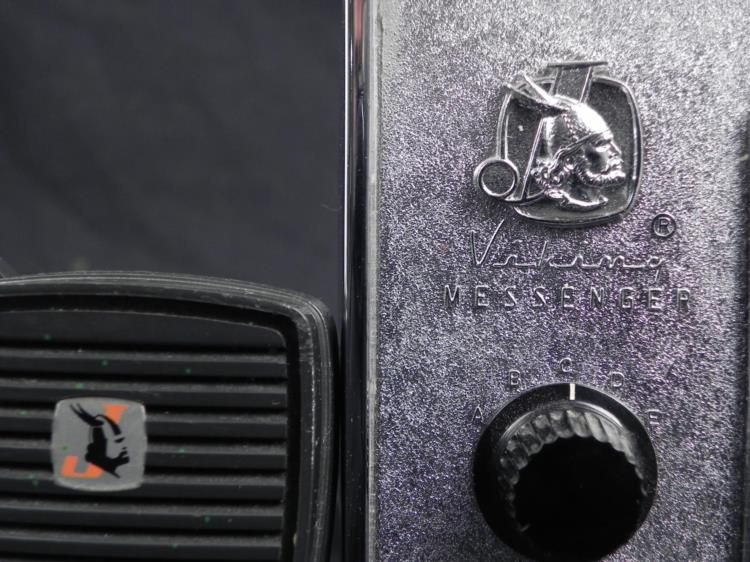 Johnson Viking Messenger Vintage CB Radio w/ Mic