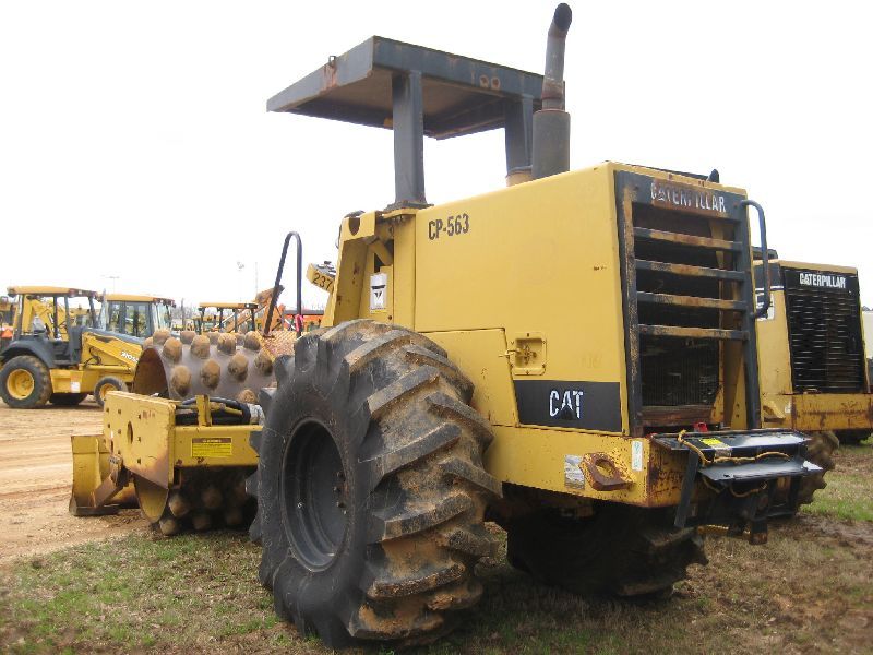CAT CP-563 VIBRATORY ROLLER, S/N 1YJ00237, (92 YR), 84" PADFOOT DRUM ...
