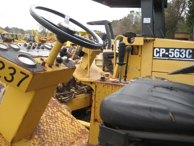 CAT CP-563 VIBRATORY ROLLER, S/N 1YJ00237, (92 YR), 84" PADFOOT DRUM ...