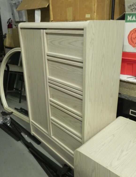 5 Pc Palliser Bedroom Set w/2 Dressers, Nightstands