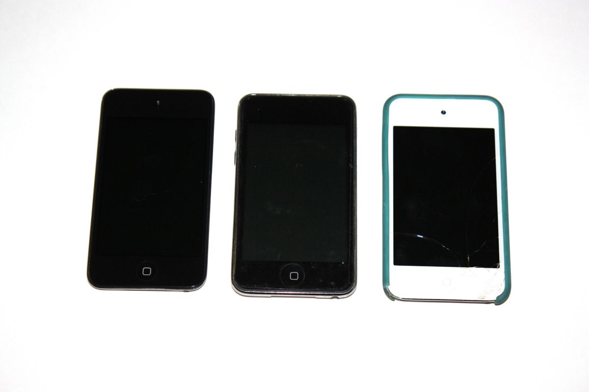 (3) iPod touches
