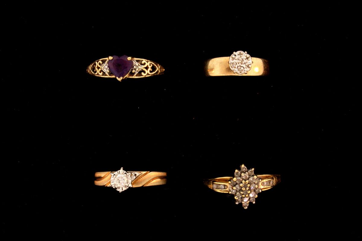 (4) 10ky assorted rings; 1- ring set with apprx .10 ct rd dia, 1- ring ...