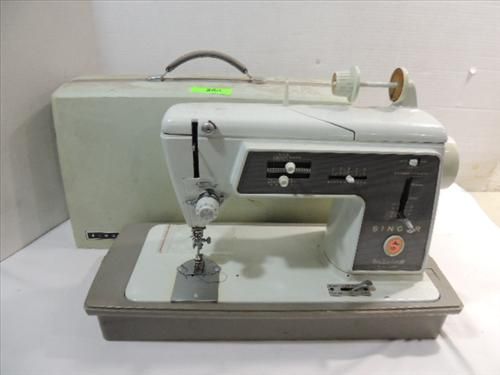 VINTAGE SINGER 600E TOUCH & SEW, SEWING MACHINE