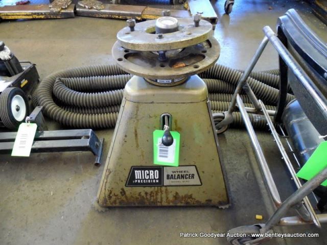 MICRO-PRECISION M-60 WHEEL BALANCER