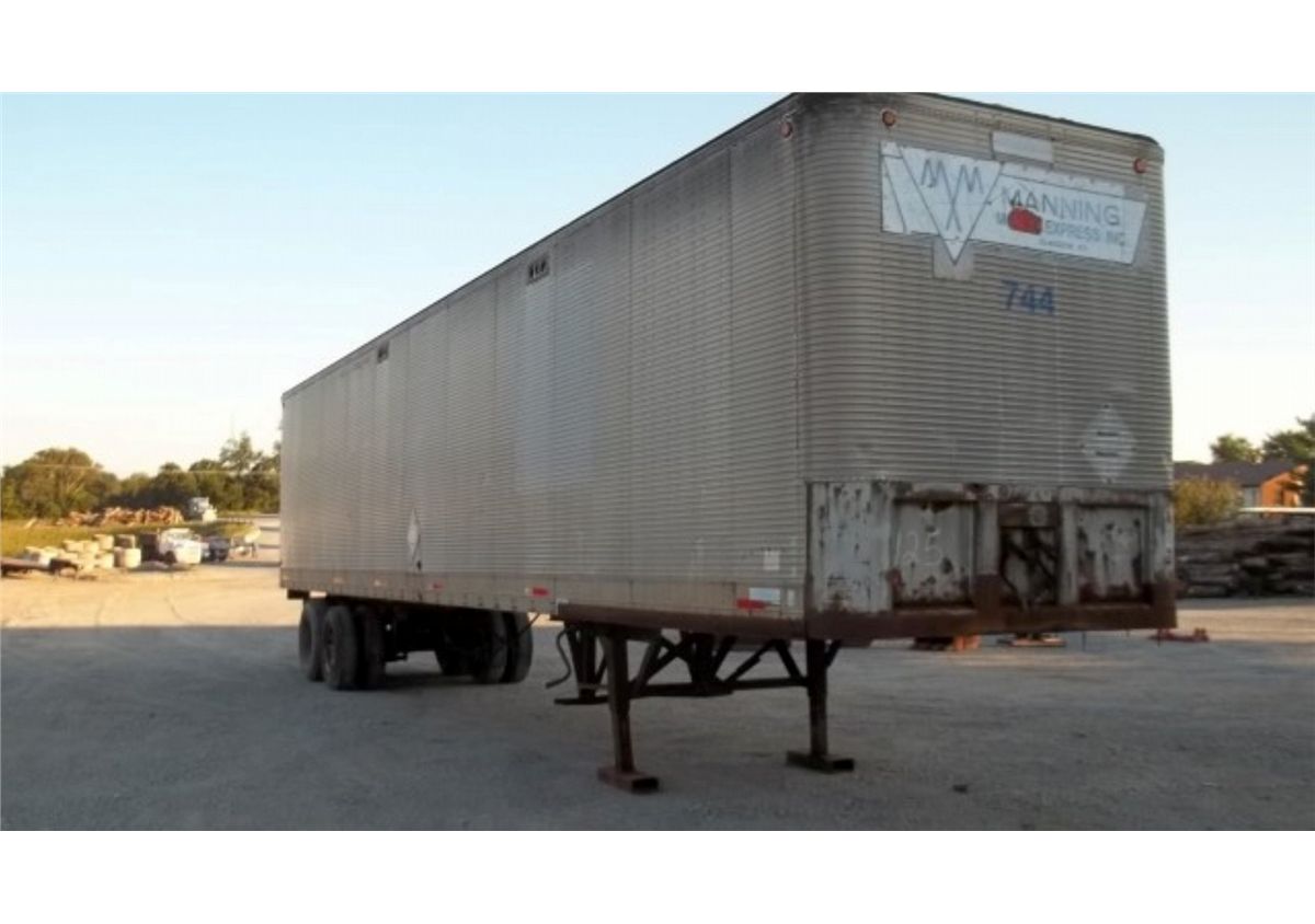 1974 Fruehauf chip van trailer