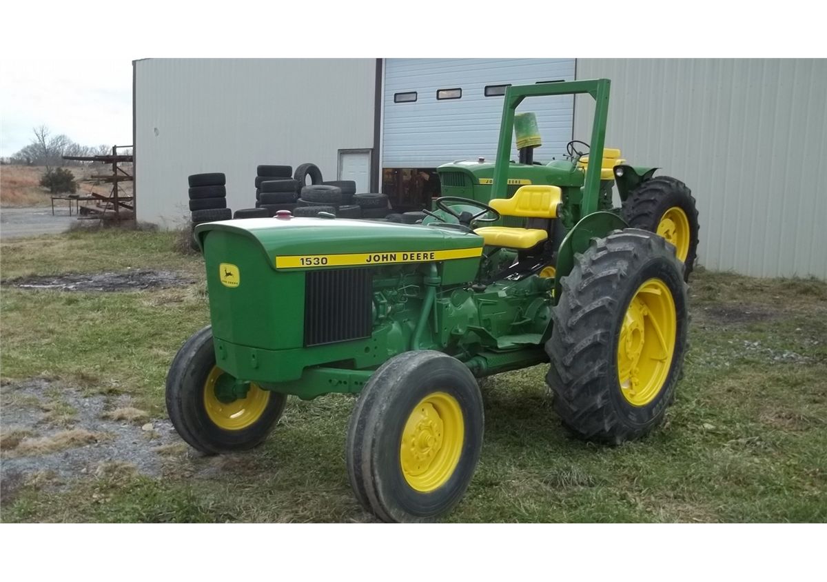 1974 John Deere 1530 Farm Tractor