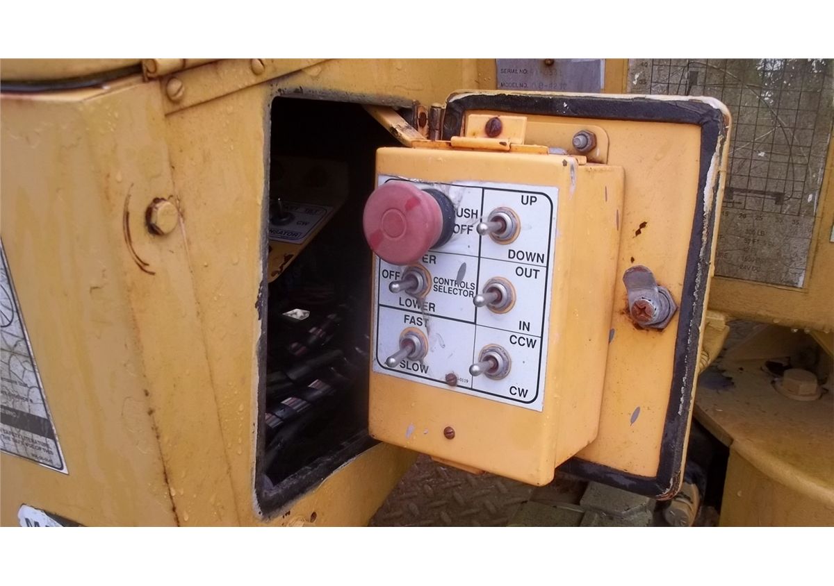 1995 Bil-Jax Workforce XLB 4232 Lift