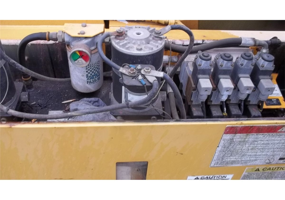 1995 Bil-Jax Workforce XLB 4232 Lift