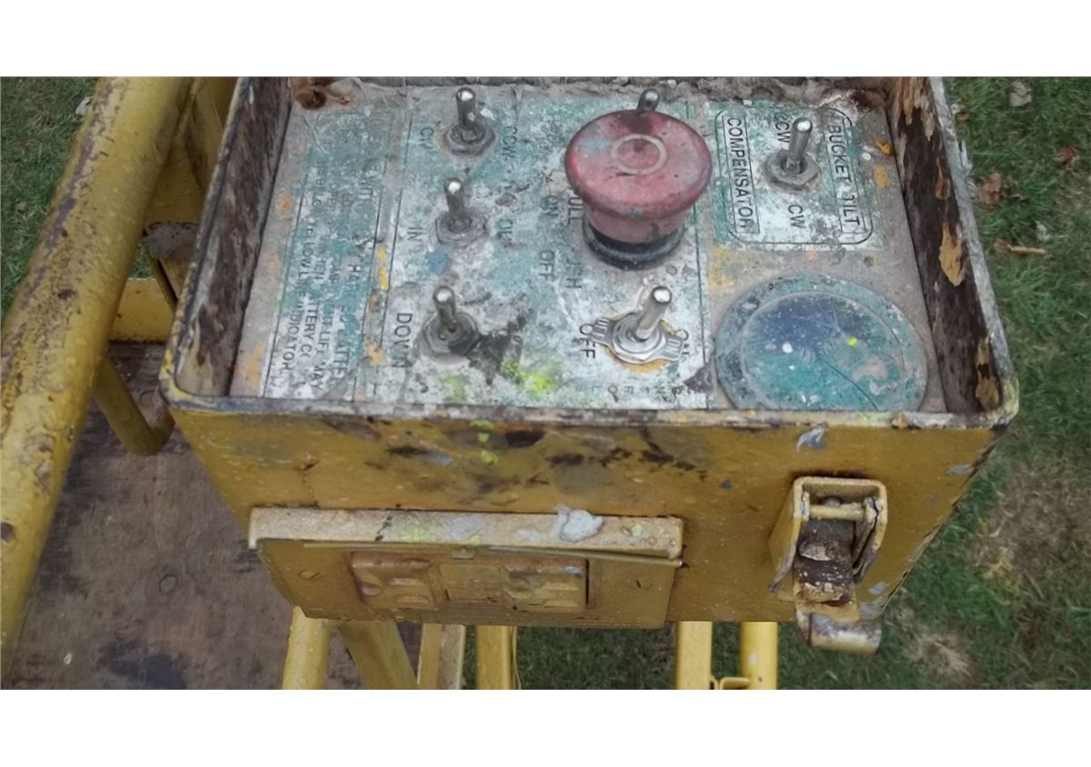 1995 Bil-Jax Workforce XLB 4232 Lift