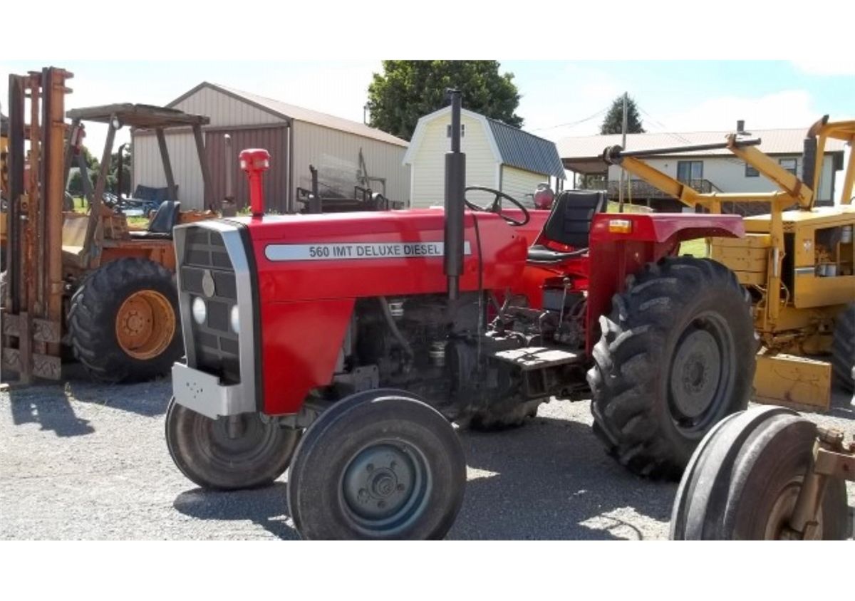 IMT 560 Deluxe Farm Tractor