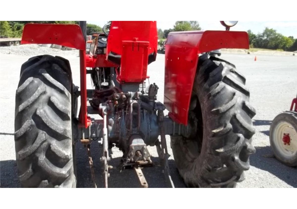 IMT 560 Deluxe Farm Tractor