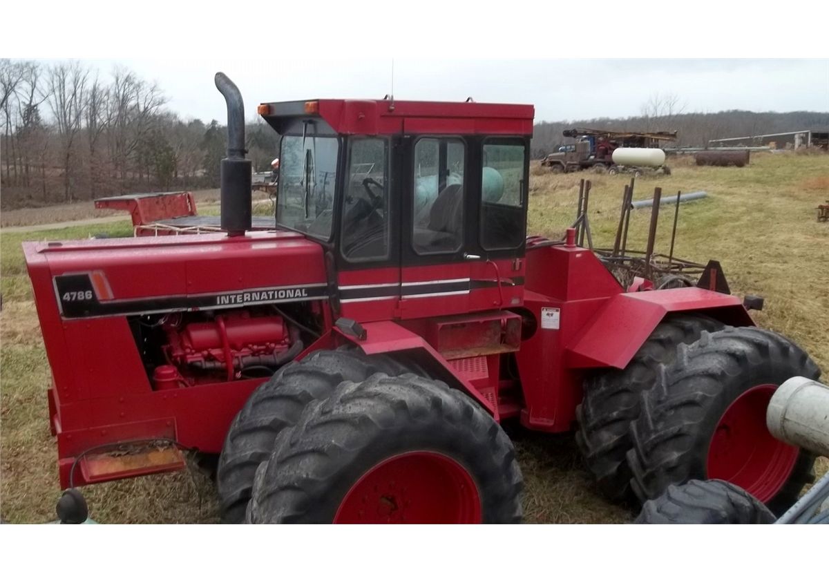 1978 IH 4786 Farm Tractor