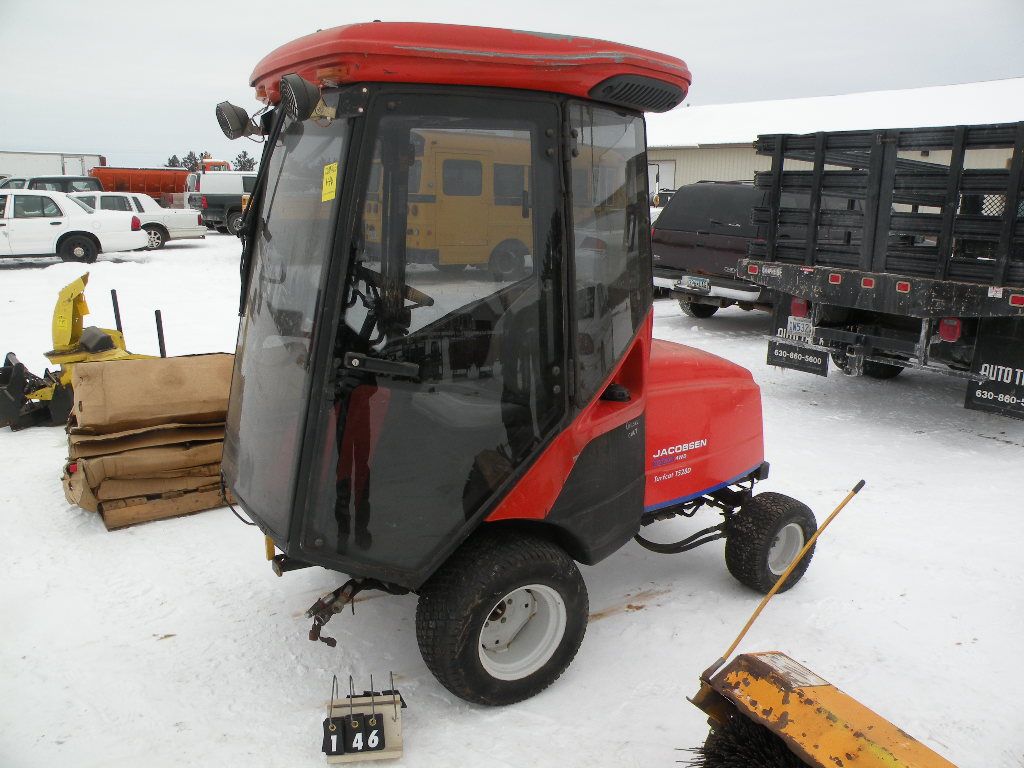 Jacobson Turf Cat T528D front mount mower w/deck & broom