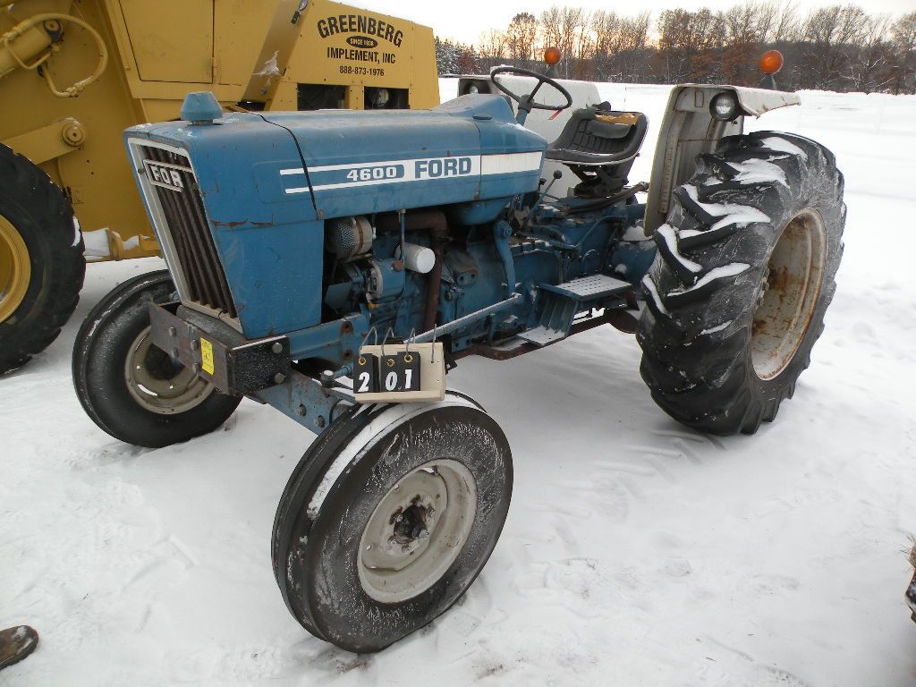 Ford 4600 utility tractor