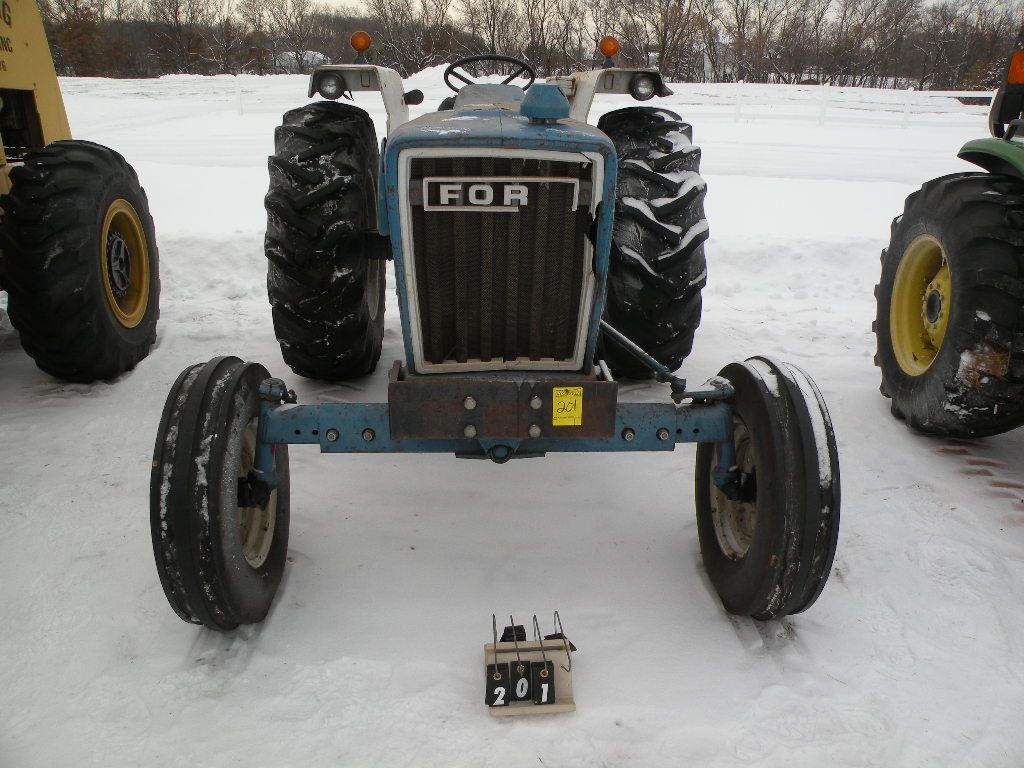 Ford 4600 utility tractor