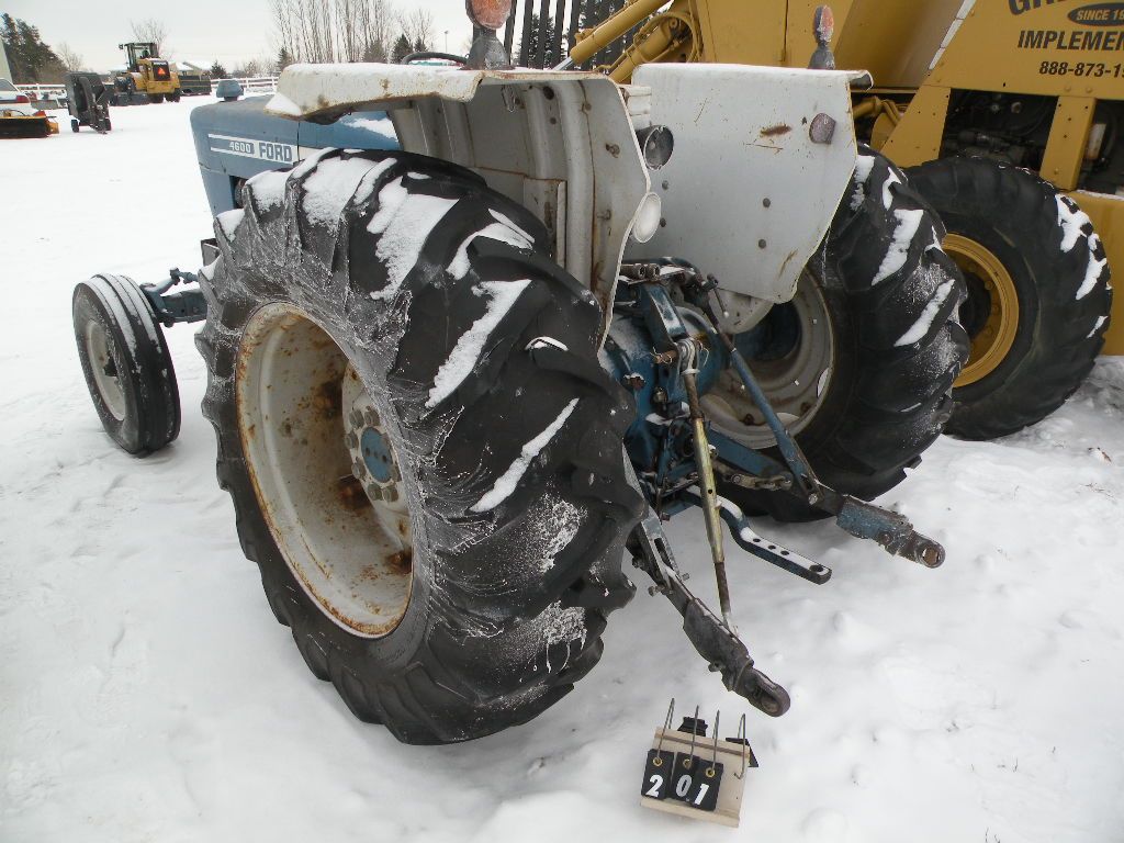 Ford 4600 utility tractor