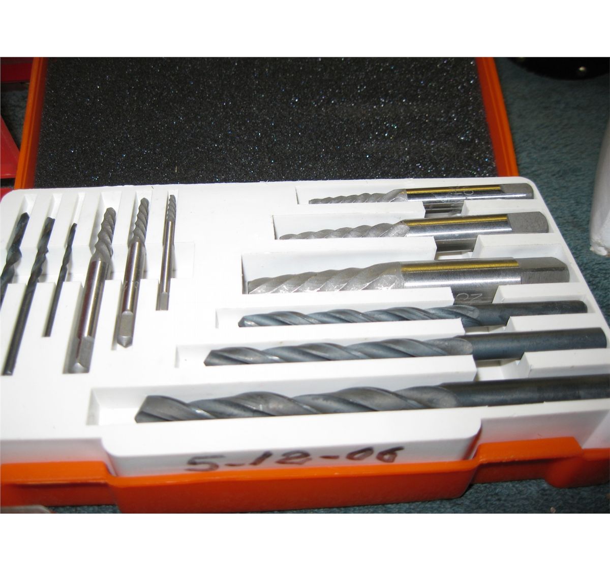 Rigid screw extractor set, Double tube flaring