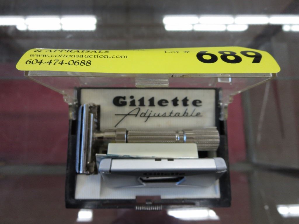 Vintage Gillette razor & original case