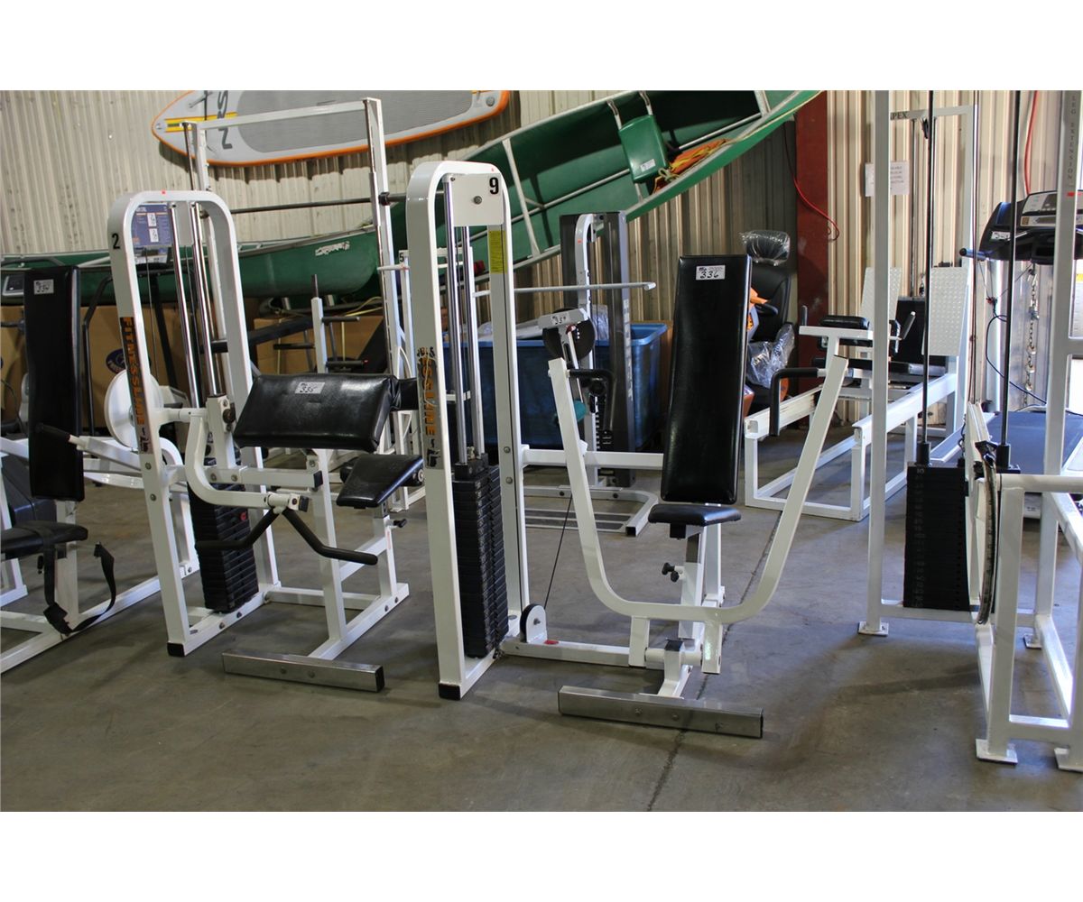 PARAMOUNT CHEST PRESS EXERCISE MACHINE