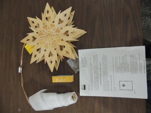 KRON LUME WOOD DECORATIVE STAR LIGHT - NEW