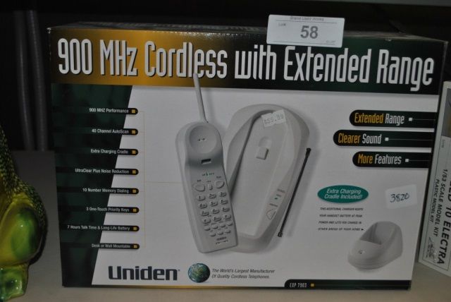 One 900 MHz cordless with extended range phone