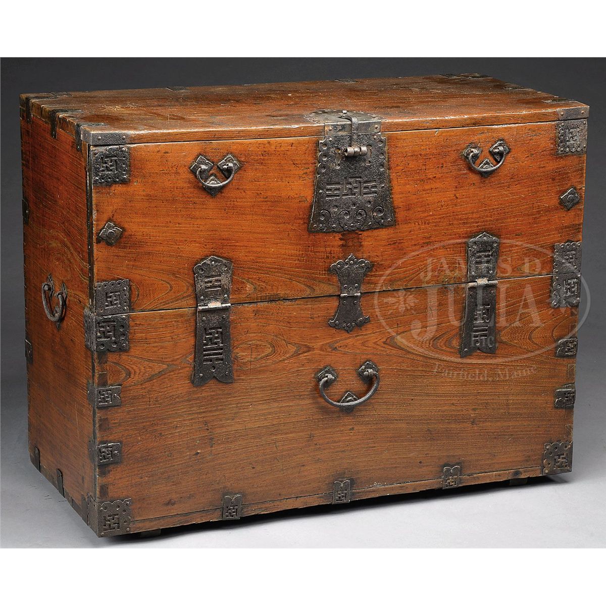 DROP FRONT STORAGE CHEST.