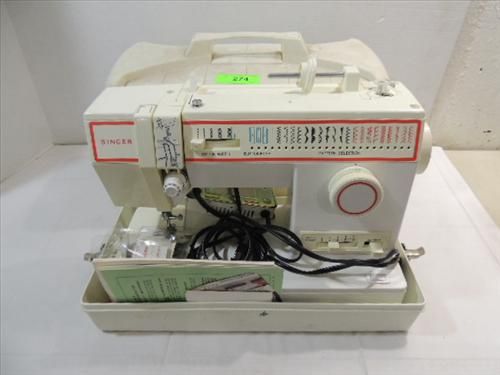 SINGER SEWING MACHINE MODEL 4552SW LIKE NEW