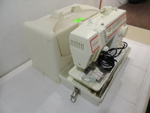 SINGER SEWING MACHINE MODEL 4552SW LIKE NEW