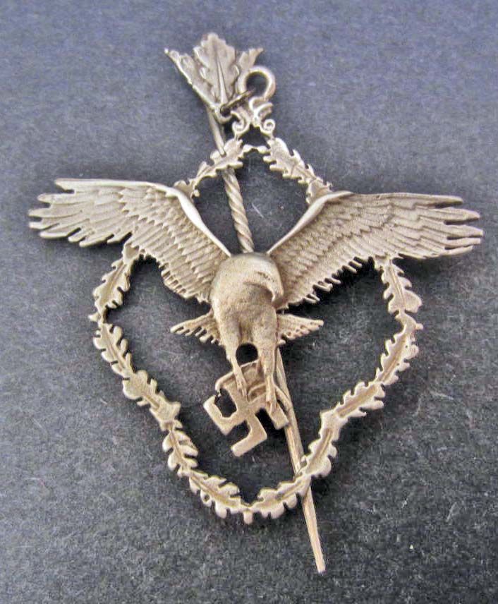 GERMAN NAZI SILVER FEMALE PILOT PIN