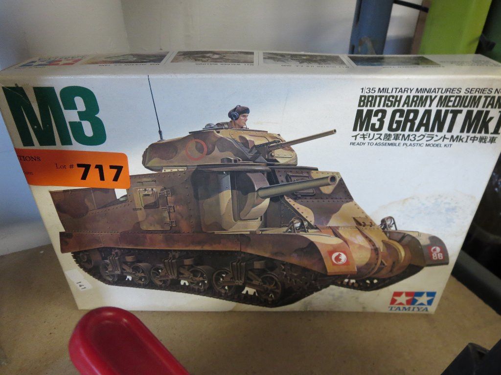 Miniature model kit - British Army Tank