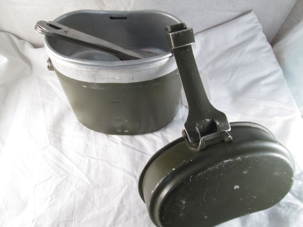 WWII ERA GERMAN MESS KIT COMPLETE WITH UTENSILS