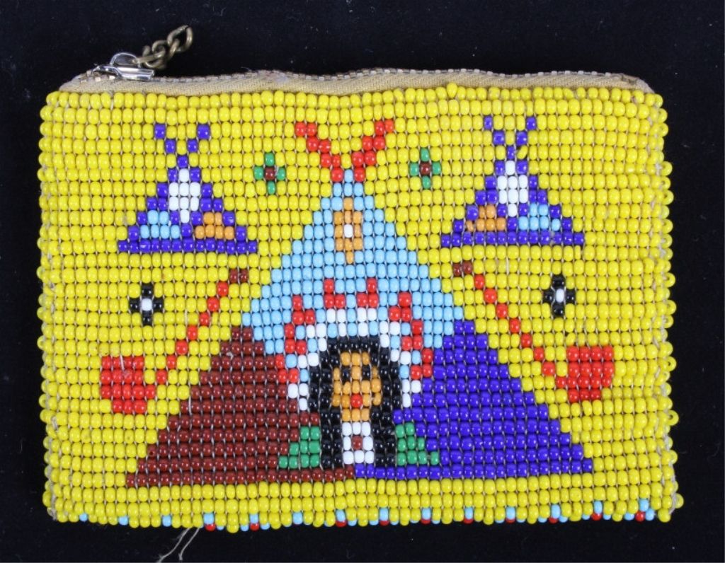 Native American Beaded Purse This is a 20th centur