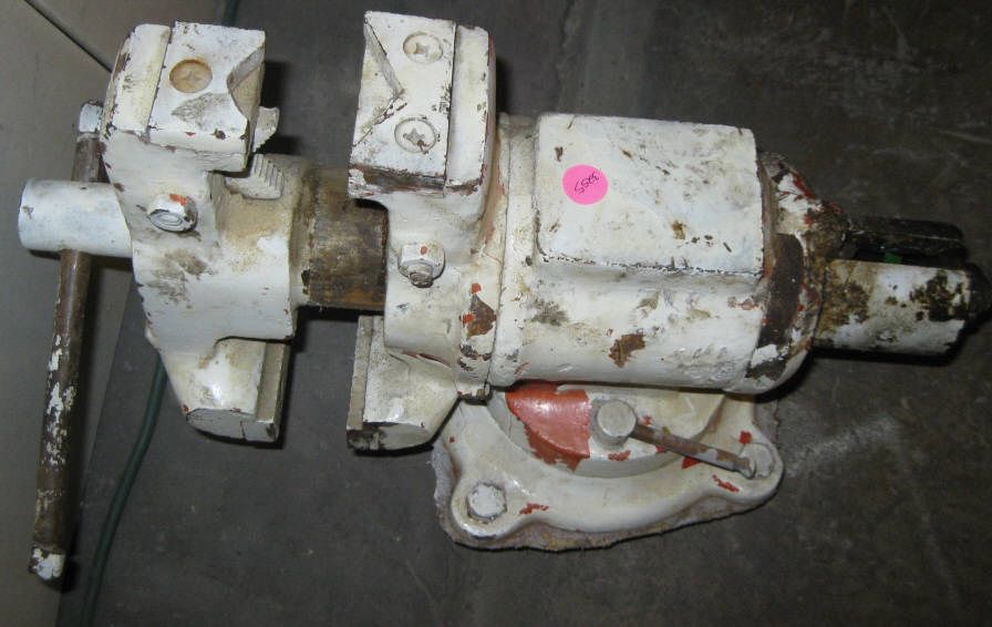 Old Bench Vise Very Nice 360 Rotation