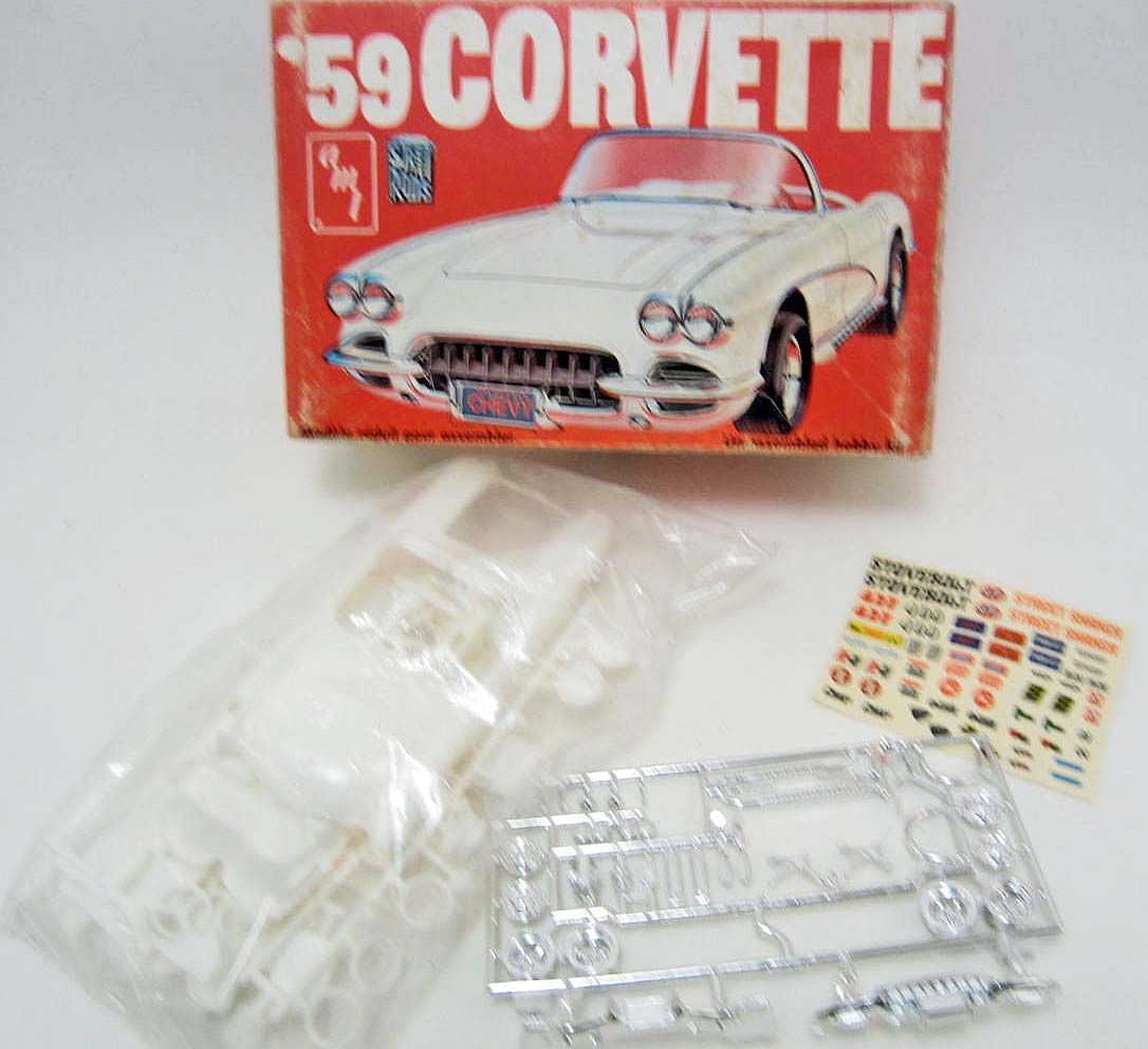 VINTAGE AMT '59 CORVETTE MODEL KIT T393 - 1/25 SCALE