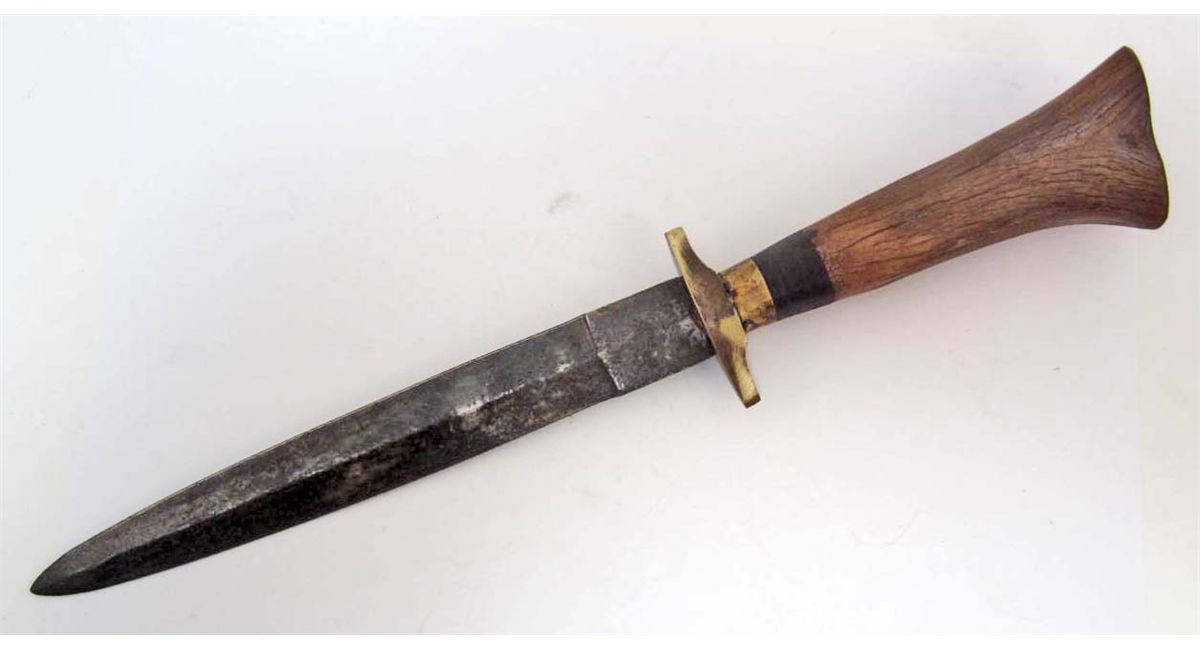 RARE ANTIQUE DAGGER KNIFE W/ OLD STAG HANDLE