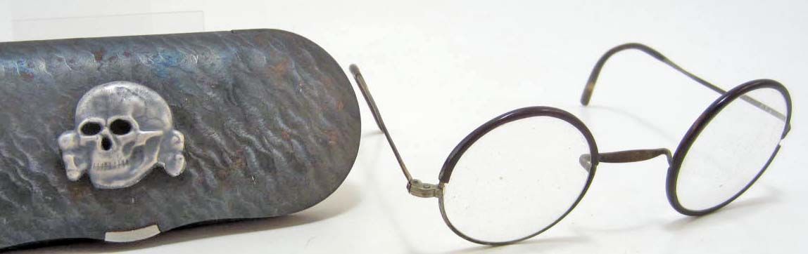 GERMAN NAZI WAFFEN SS TOTTEN KOPF GLASSES CASE W/ GLASSES