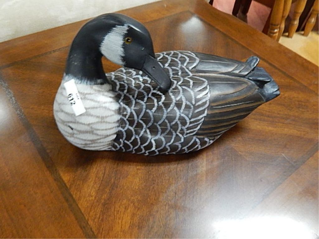 UNIQUELY HAND PAINTED CARVED DUCK - PACIFIC RIM CARVERS