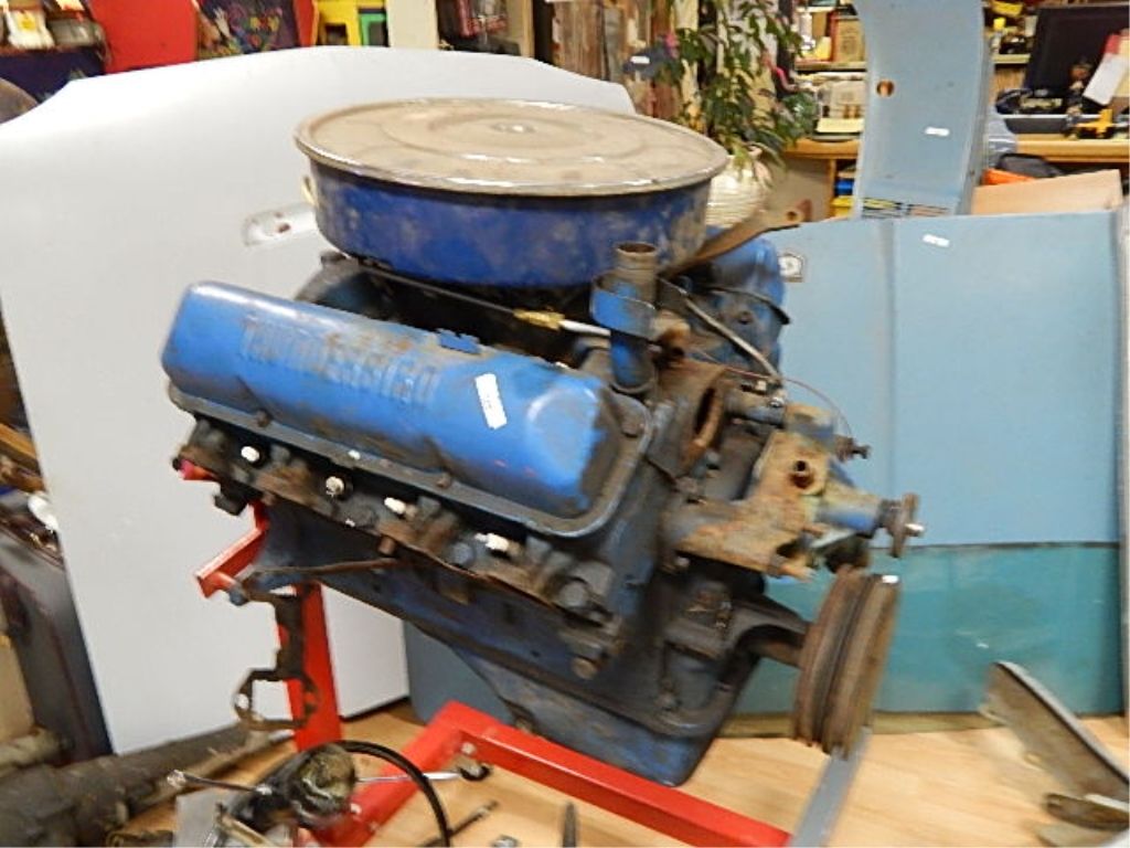 THUNDERBIRD ENGINE - 390 CARB - engine stand not included