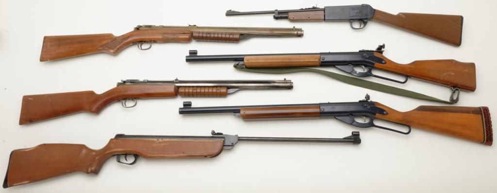 Lot consisting of 6 BB and pellet guns as follows; Daisy model 99 ...