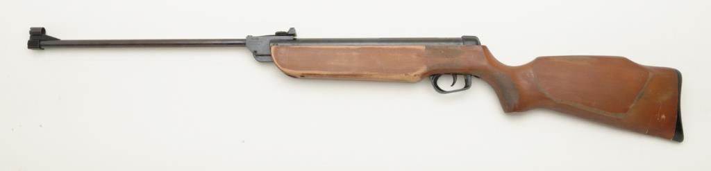 Lot consisting of 6 BB and pellet guns as follows; Daisy model 99 ...