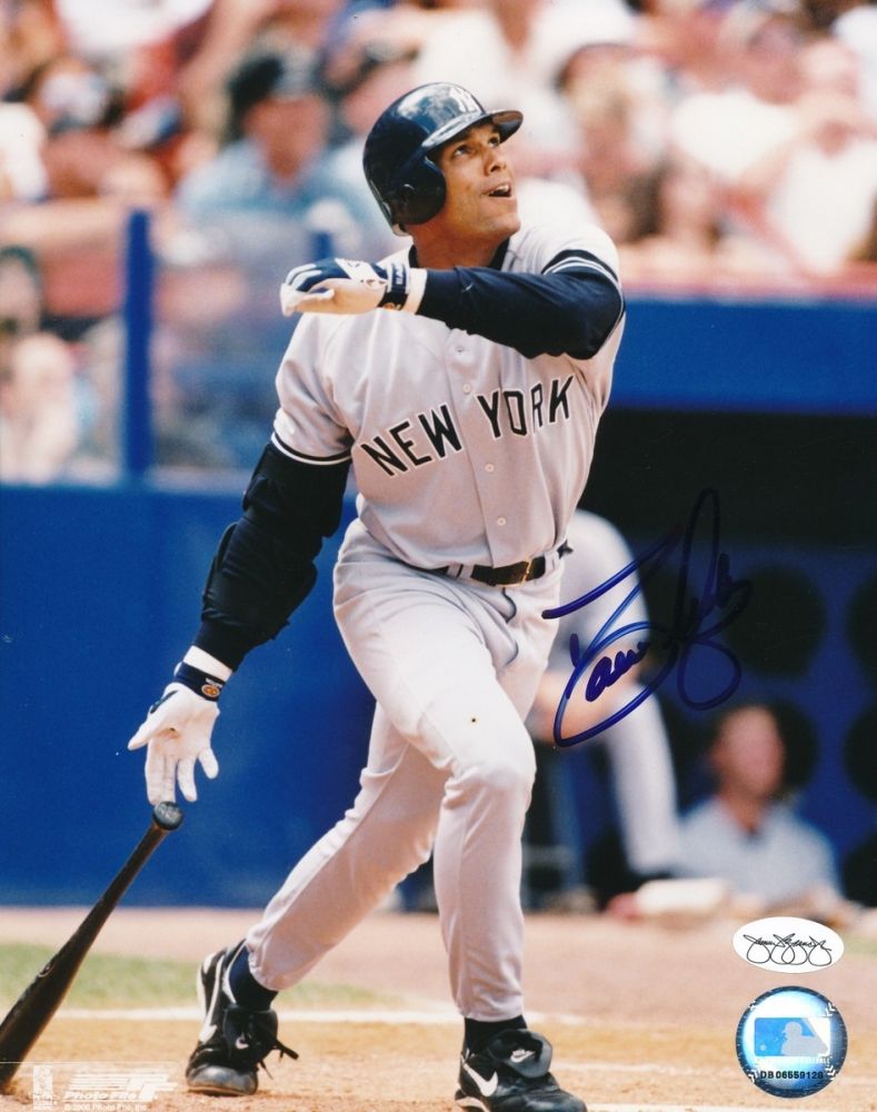 David Justice Signed Yankees 8x10 Photo (JSA)