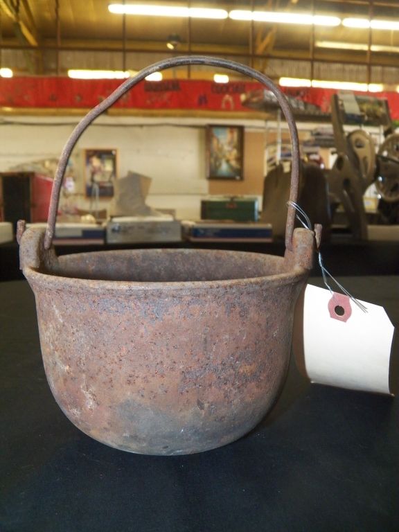 Cast Iron Lead Pot