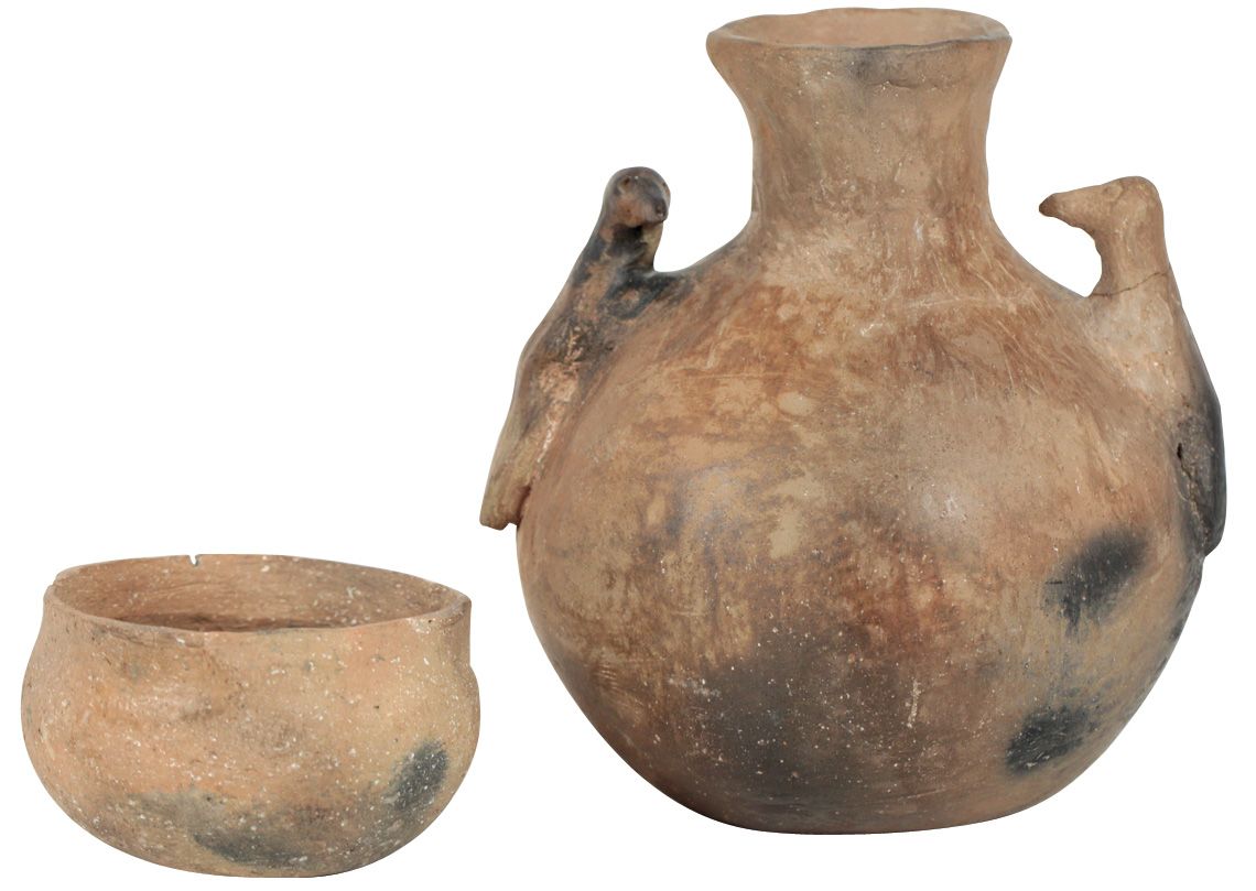 Native American pottery (2), Mississippian Culture bowl, c.1400-1600 A ...