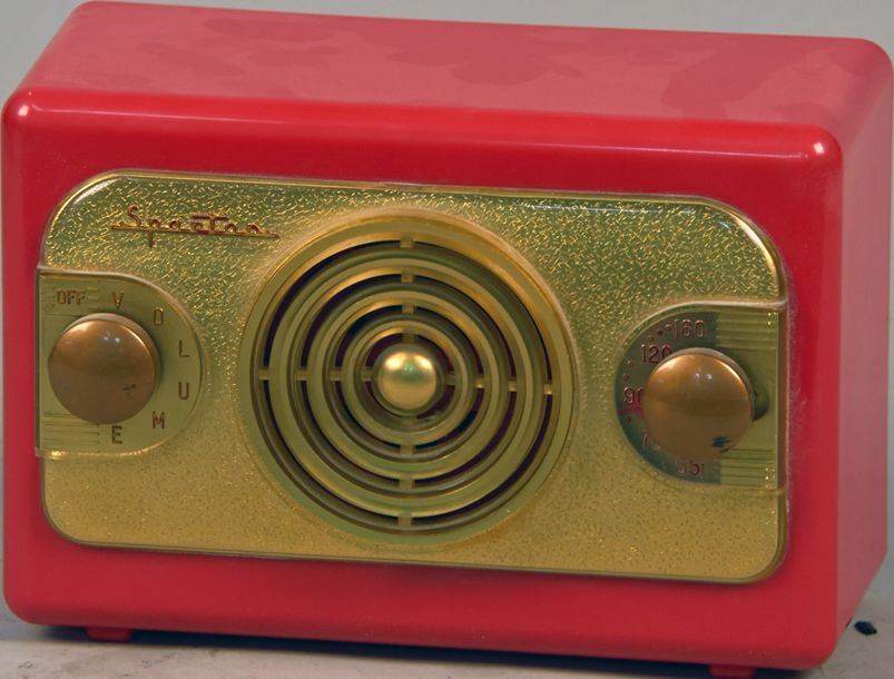 Sparton Model 50153 Tabletop Red Plastic AM Tube Radio