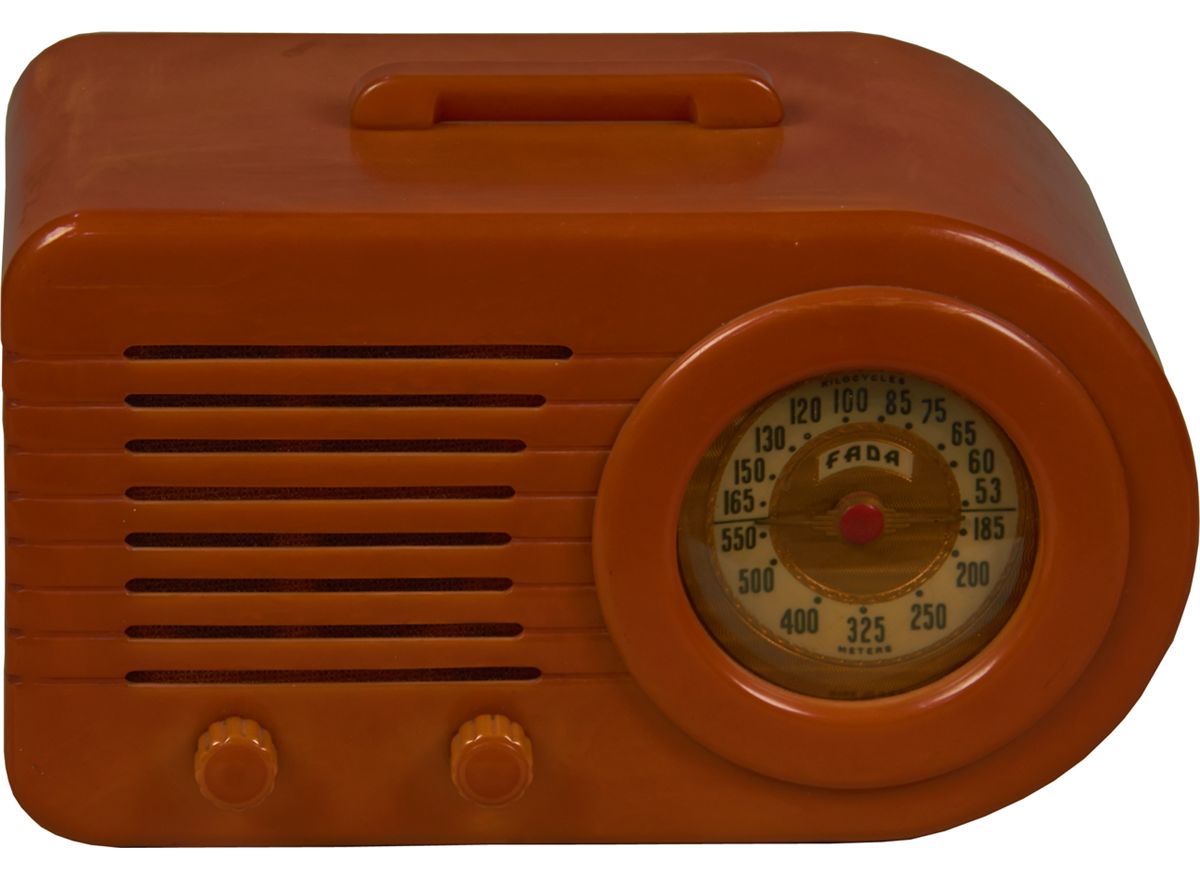 Vintage FADA Model 1000 "Bullet" Table Top Catalin Radi